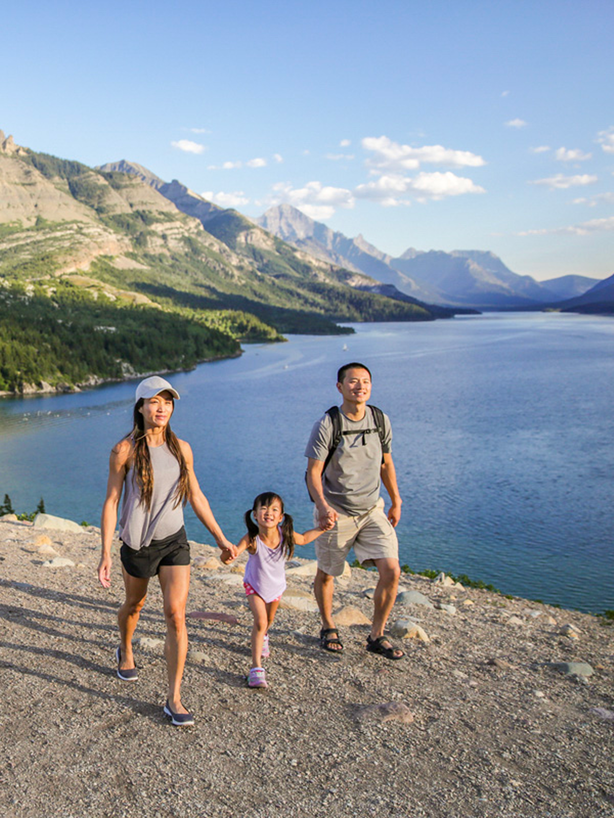 The Free App That Welcomes Newcomers to Canada | Canoo